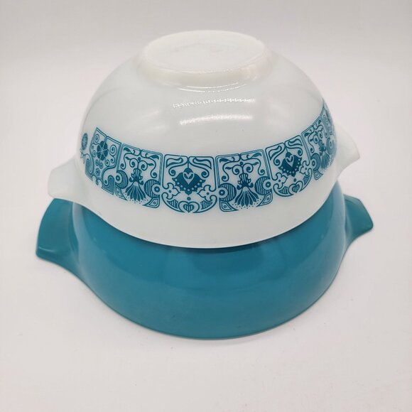 Pyrex | Kitchen | Set Of 2 Pyrex Horizon Blue Cinderella Mixing Bowls ...